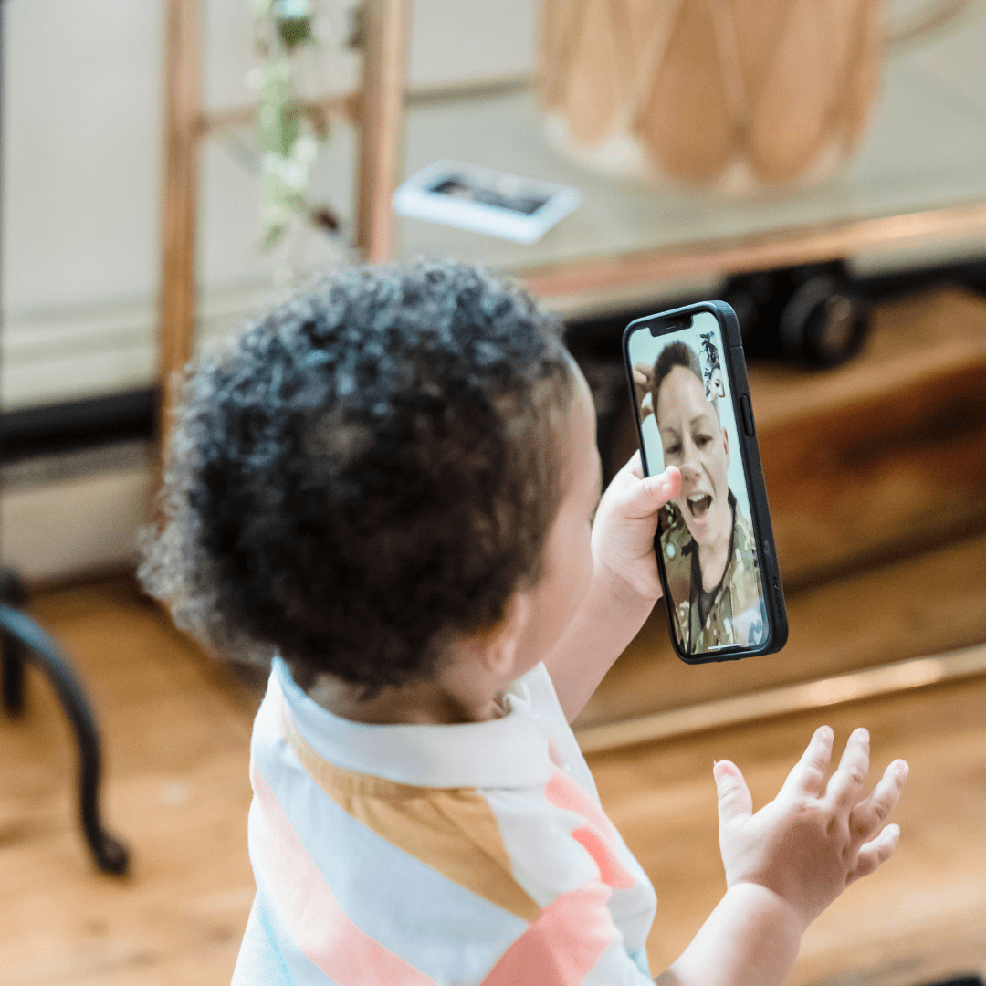 Mon enfant est accro aux écrans, que faire ? - Défis de Parents